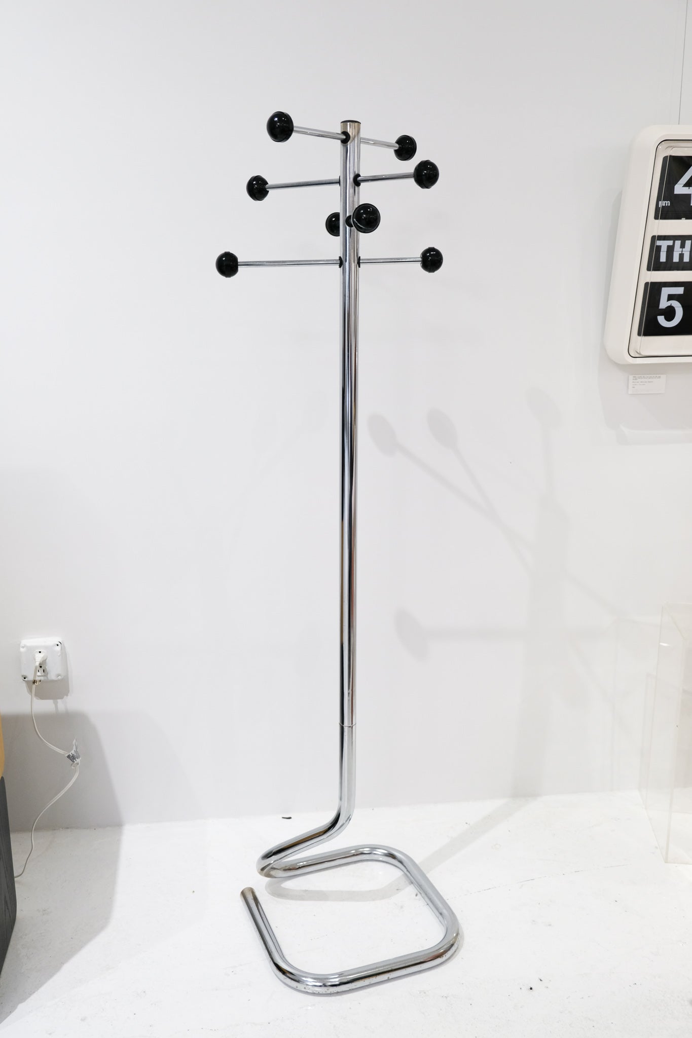 Chrome Coat Stand : RENTAL – renewfinds