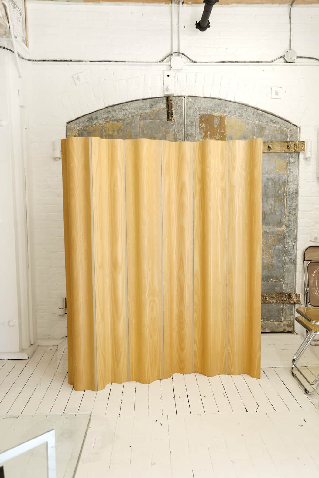 Herman Miller Eames Molded Plywood Screen : RENTAL – renewfinds