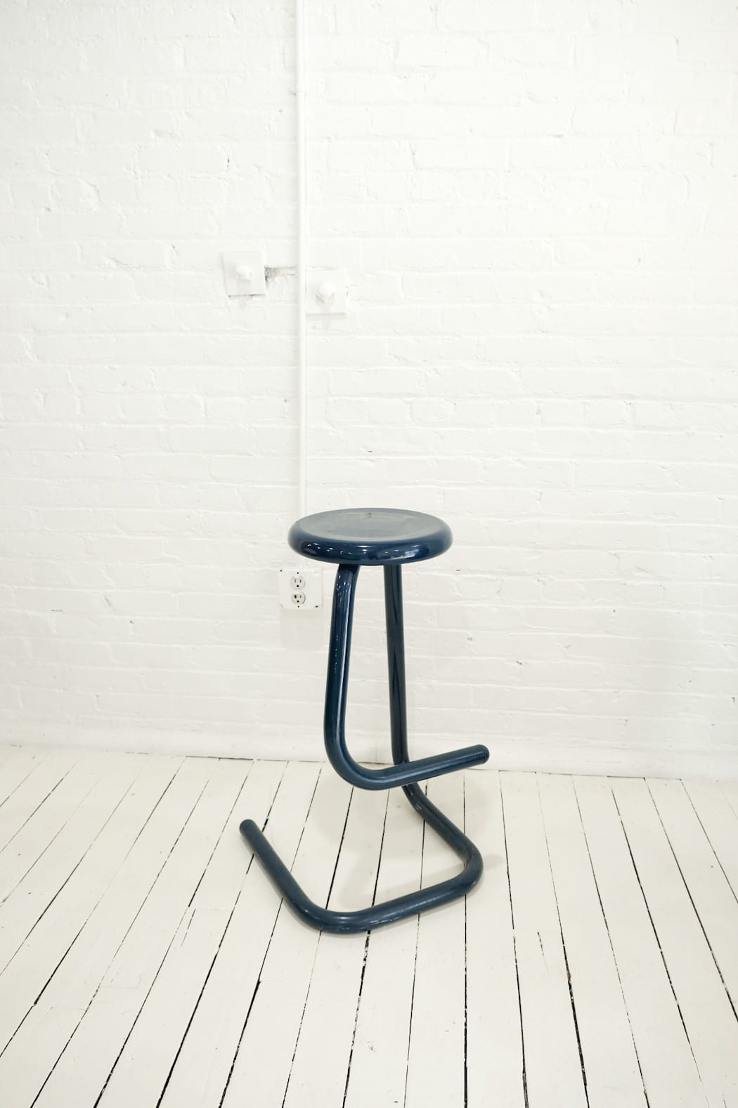 Kinetics Blue Paperclip Bar Stool : RENTAL – renewfinds
